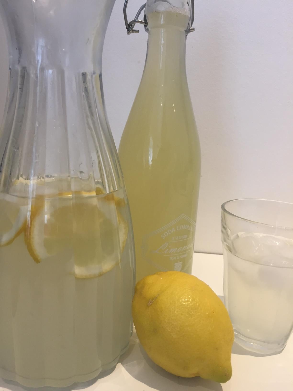 Hjemmelavet lemonade - lynhurtig og lækker - Madfilosofie